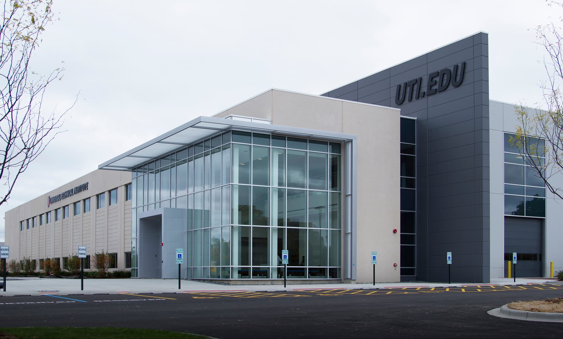 Trade & Vocational School Near Chicago, IL | UTI